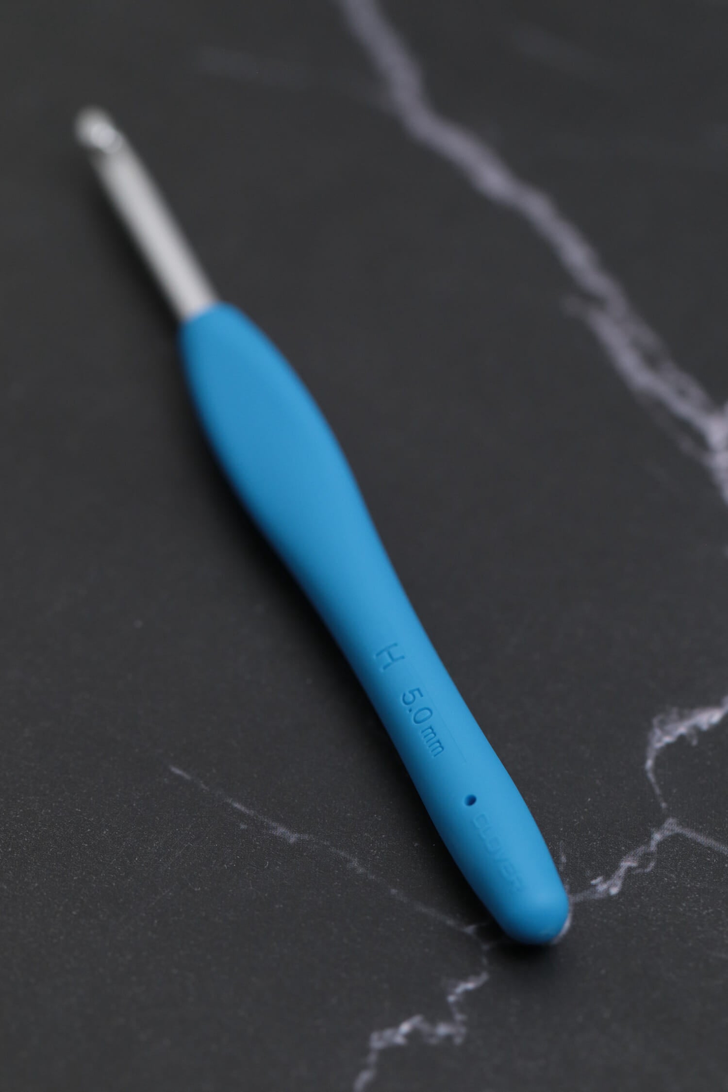 Clover Amour Crochet Hook 5.0mm – House of Cloth